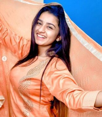 Suhana Khan TikTok (Suhuuu), Dancer, Bio, Age, Boyfriend, Family & More
