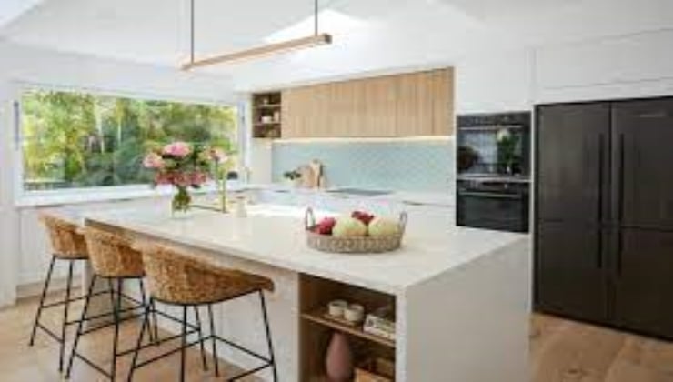 Modern Kitchens: Using Glass Splashbacks for Style